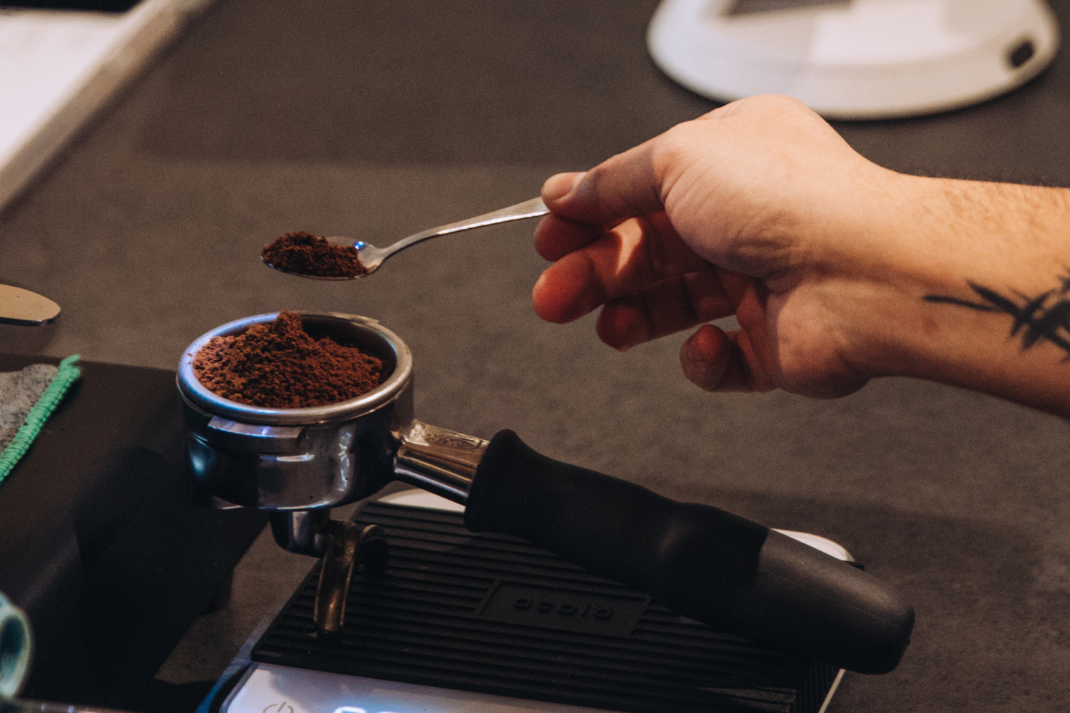 ¿Qué hace un buen barista? Habilidades clave en 2025